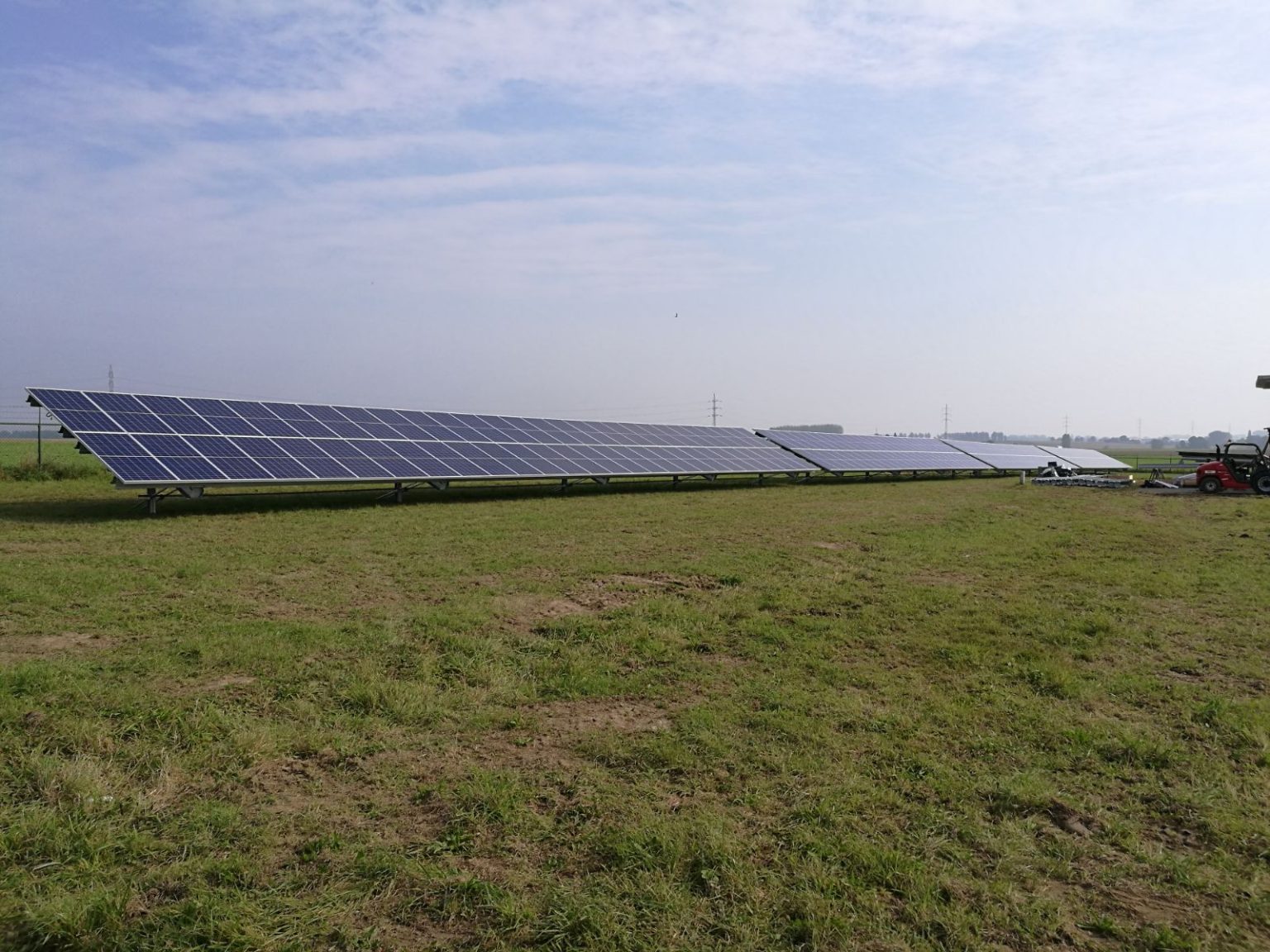 Proyectos – paneles solares instalados en el suelo – Ministry of Solar